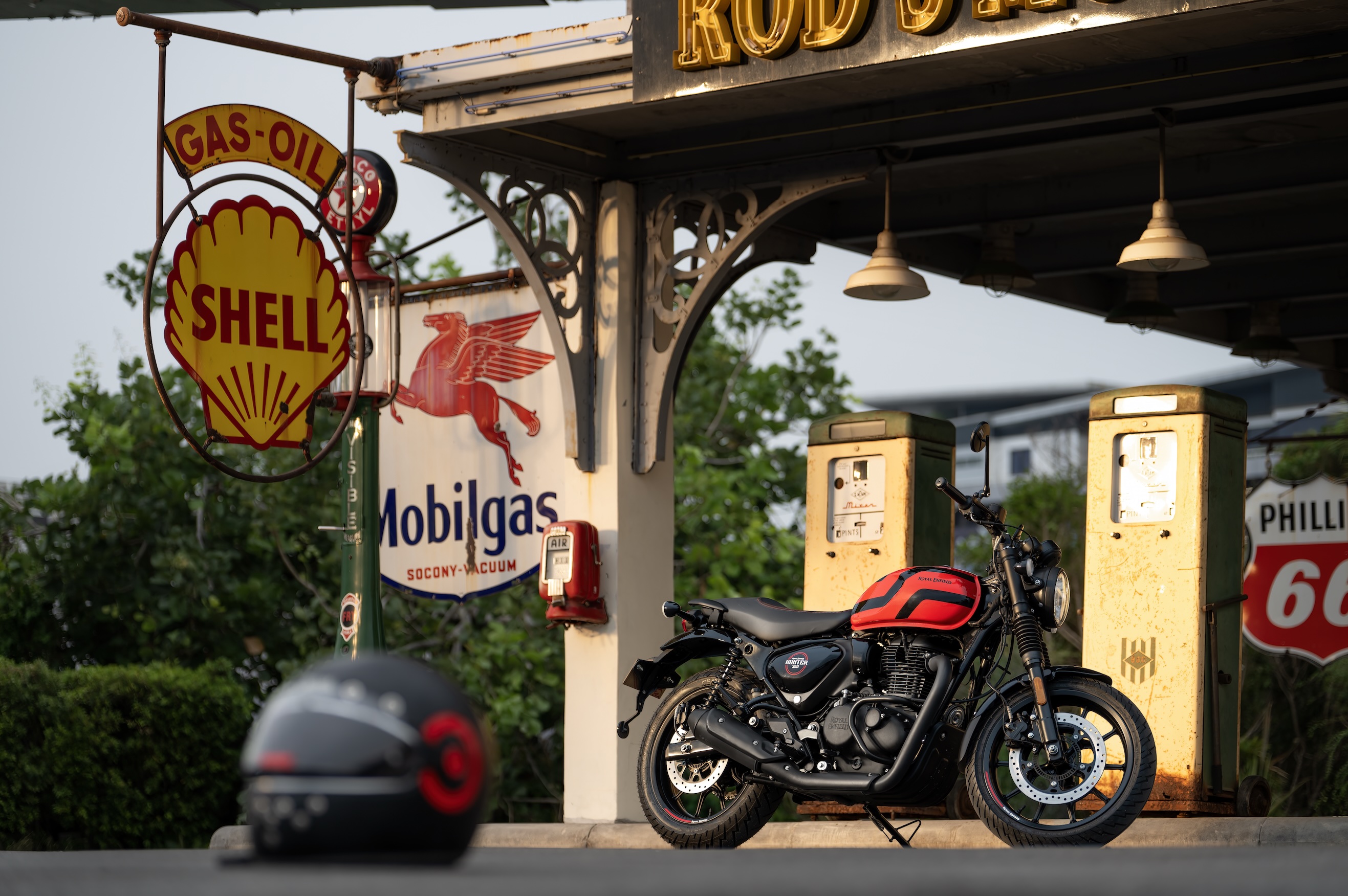NEW COLOURS AND TECH FOR HUNTER 350 - Road Rider Magazine